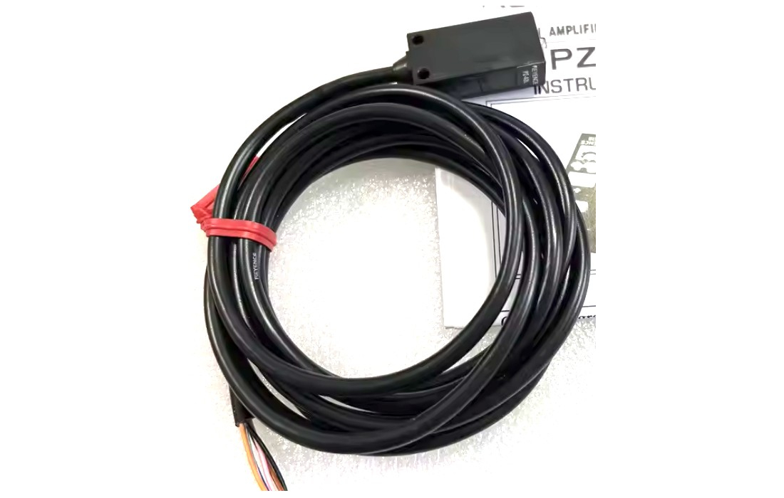 Keyence PZ-42L Photoelectric Sensor