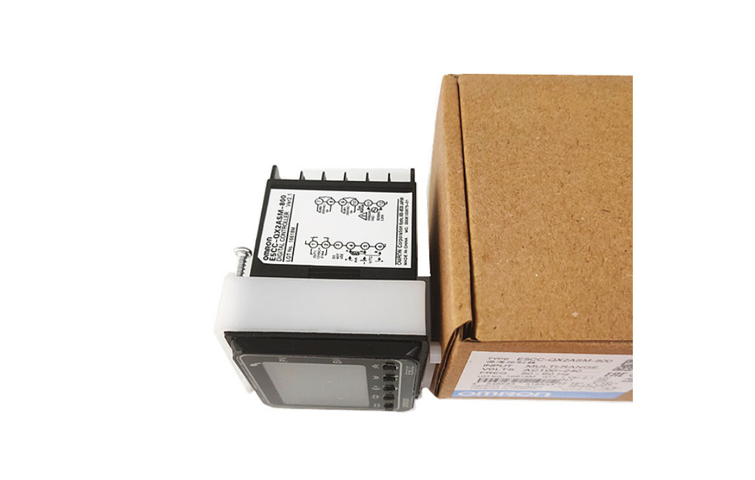 OMRON Temperature Controller E5CC-QX2ASM-800