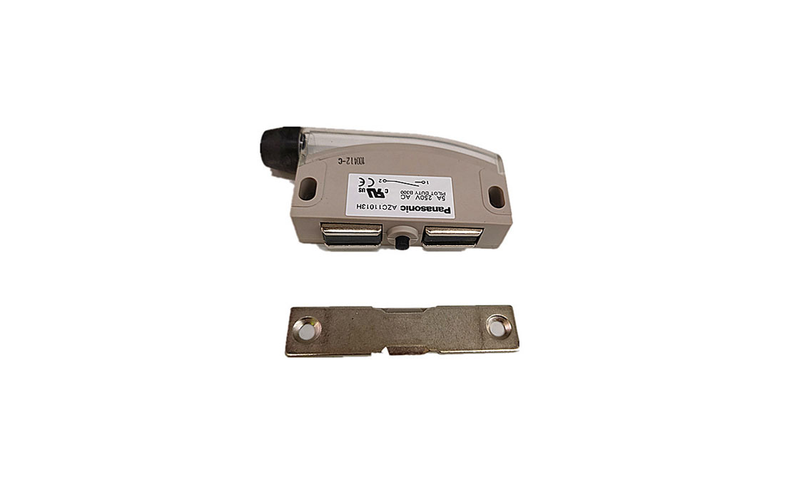 Panasonic Magnetic Limit Switch AZC11013H Magnelimit Switch